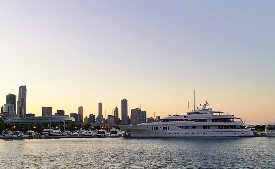 Yacht BLUE MOON, Feadship | CHARTERWORLD Luxury Superyacht Charters